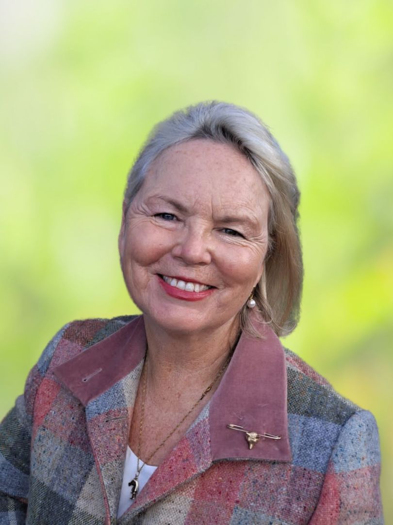 Frances O'Callaghan | Driver Guide | Ireland Chauffeur Travel